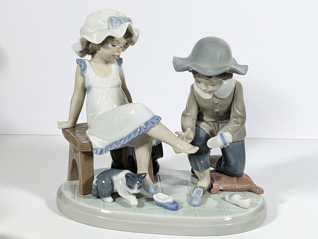 LLADRO Porcelain Figurine 5361 Boy and Girl - Etsy