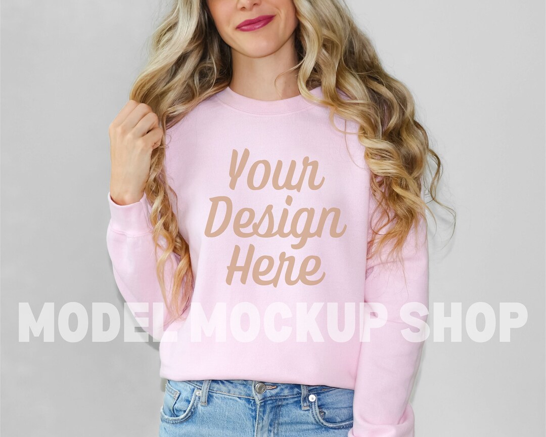 Gildan 18000 Pink Mockup Mockup Model Light Pink Sweatshirt Mockup ...
