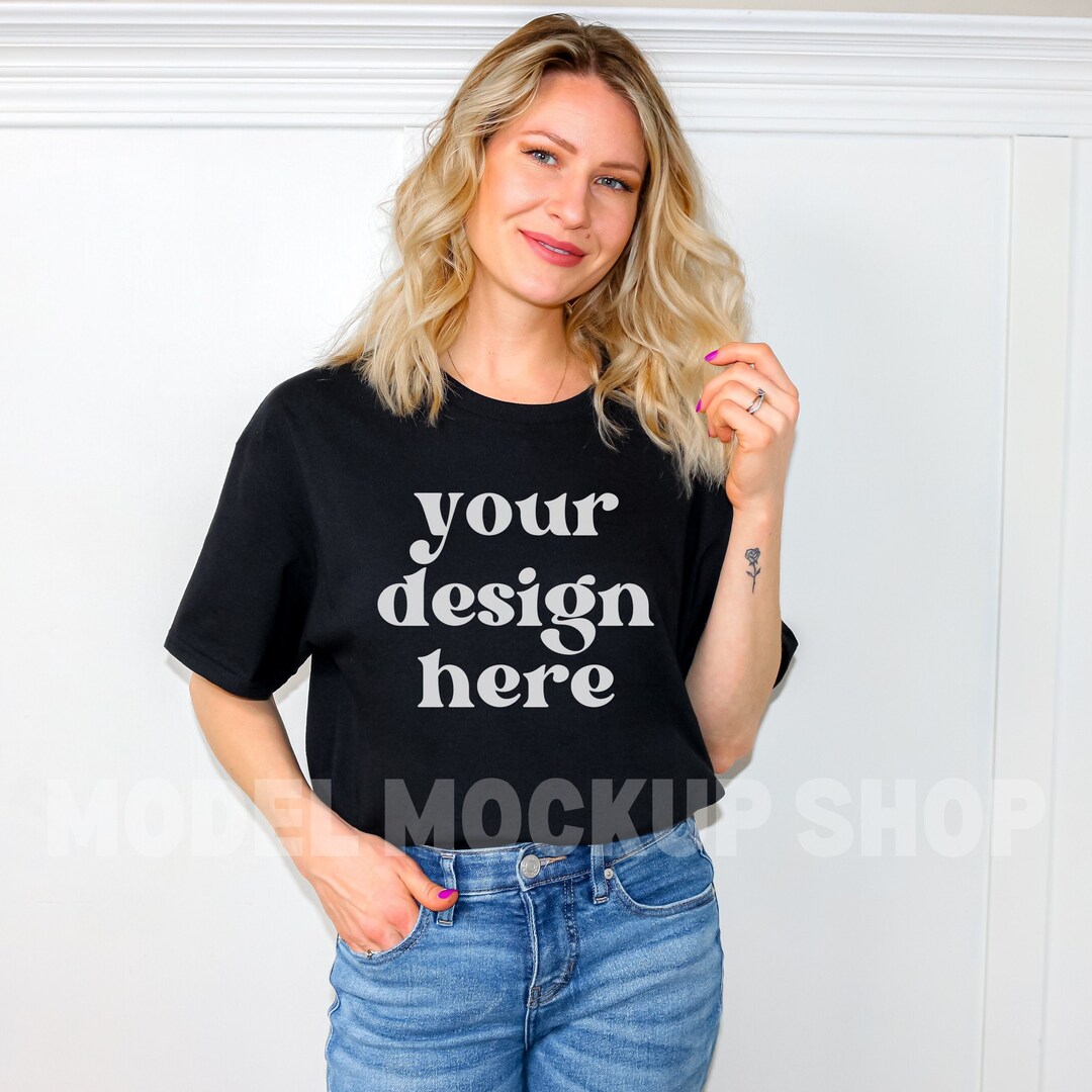 Gildan 5000 Mockup Oversized, Female Model in Black Gildan 5000 Tshirt ...