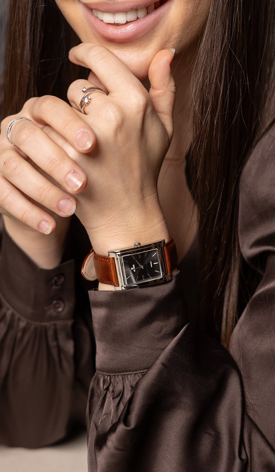 Woman Square Watch in Stainless Steel With Black Dial Tank Quartz Retro ...