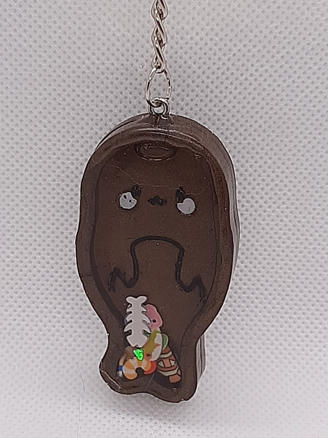 Shelby Seal Shake Keychain - Etsy