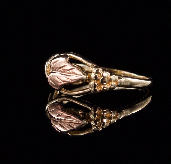 Size 5 Solid 10k Gold Grape Vine Ring - Gem