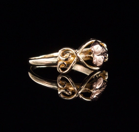 Size 5 Solid 10k Gold Grape Vine Ring - Gem