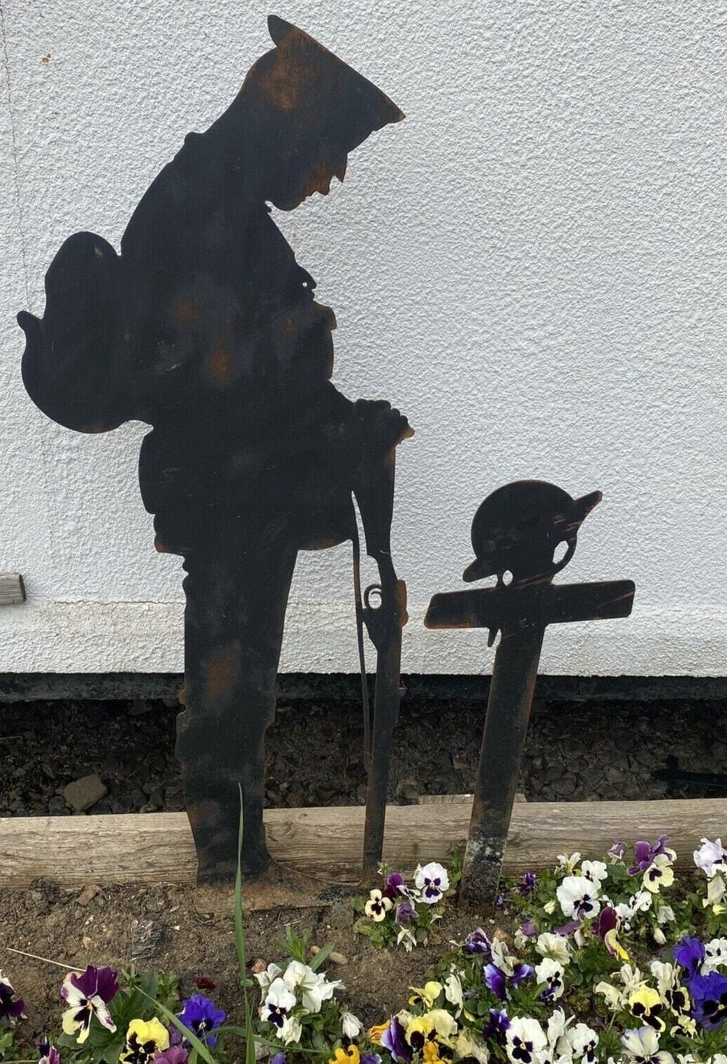Metal Army Soldier Memorial & Cross - Lest We Forget Silhouette ...