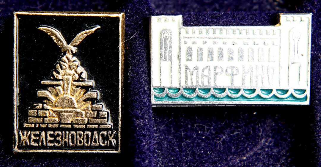 Vintage Badges. Soviet Cities Coat of Arms, Emblems, Signes, Vintage ...