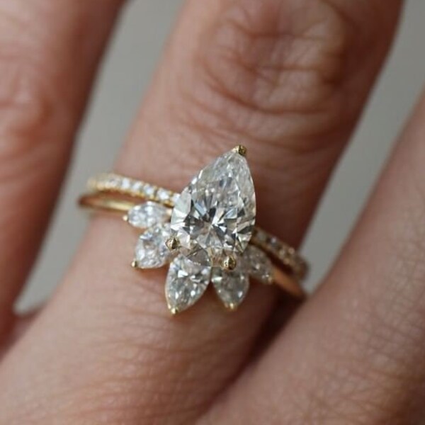 Teardrop Wedding Ring Set - Etsy