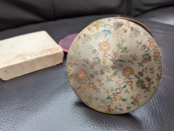 Vintage 1950's Vanity Fair Powder Compact Beauty Glam… - Gem