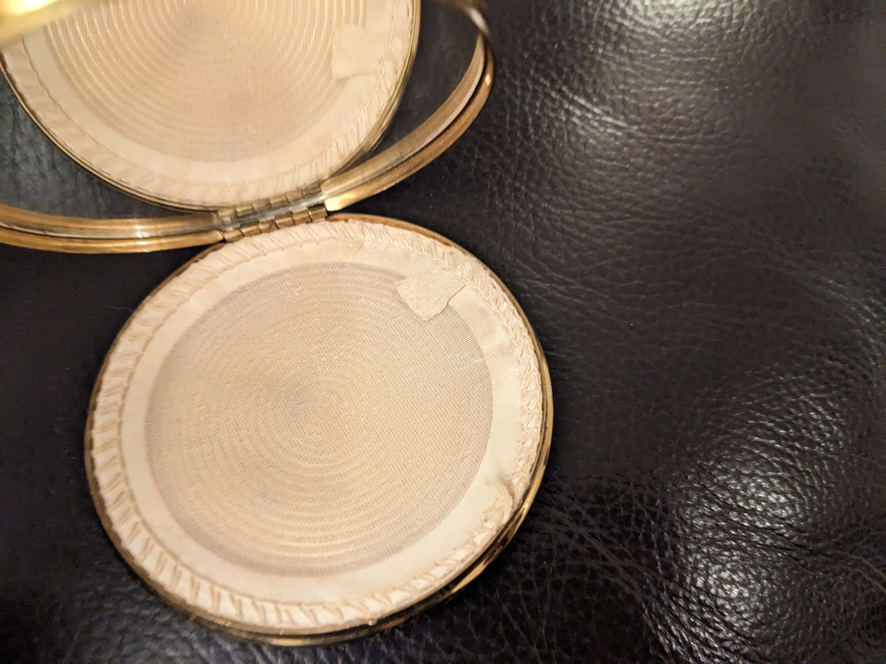 Vintage Regent of London Cherry Blossom Powder Compact - Etsy UK