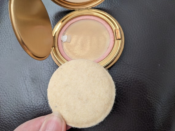 Vintage 1950's Vanity Fair Powder Compact Beauty Glam… - Gem