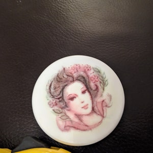 Vintage Avon Cameo Refillable Powder Compact - Etsy