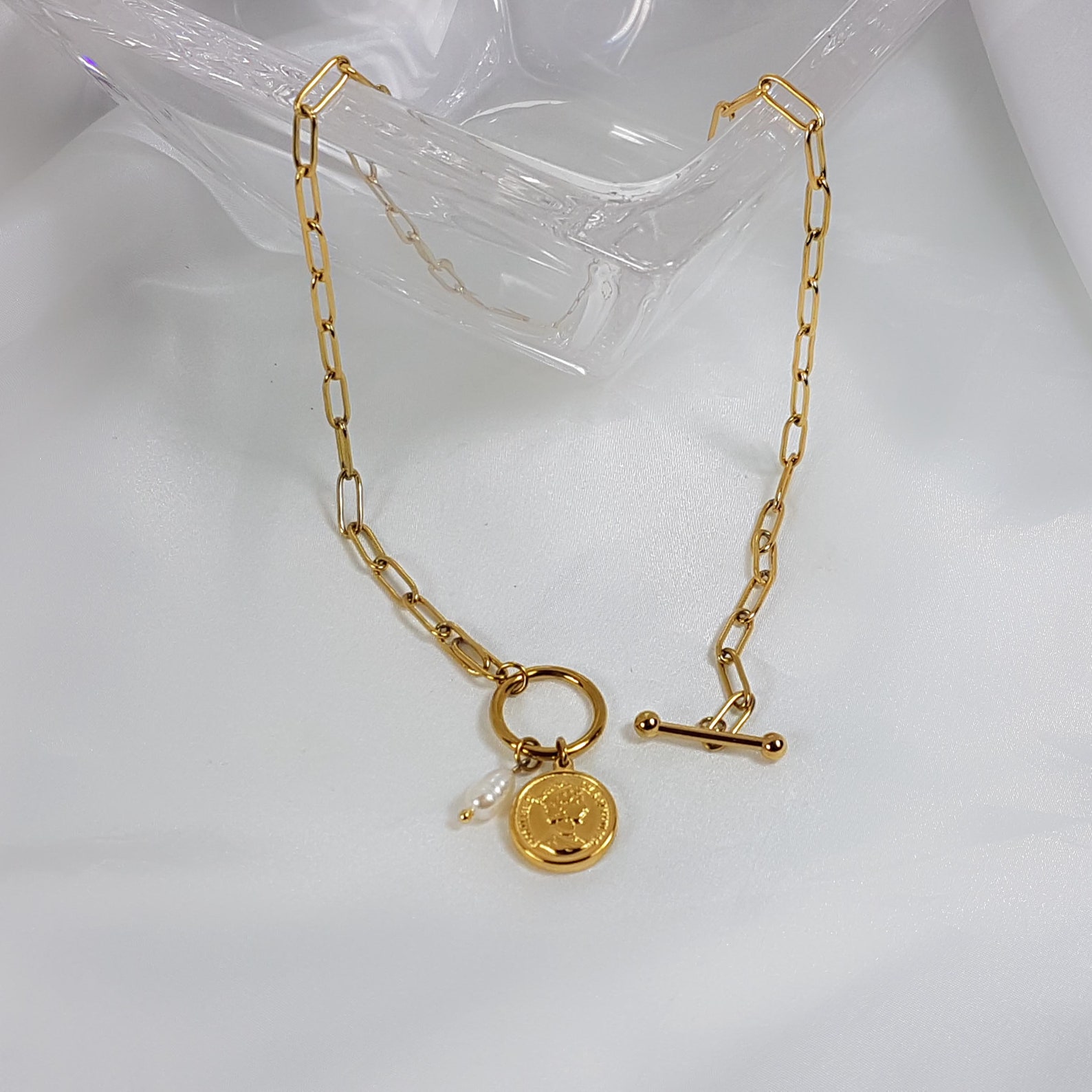 Queen Elizabeth 18K Gold FILLED Toggle Link Necklace - Etsy