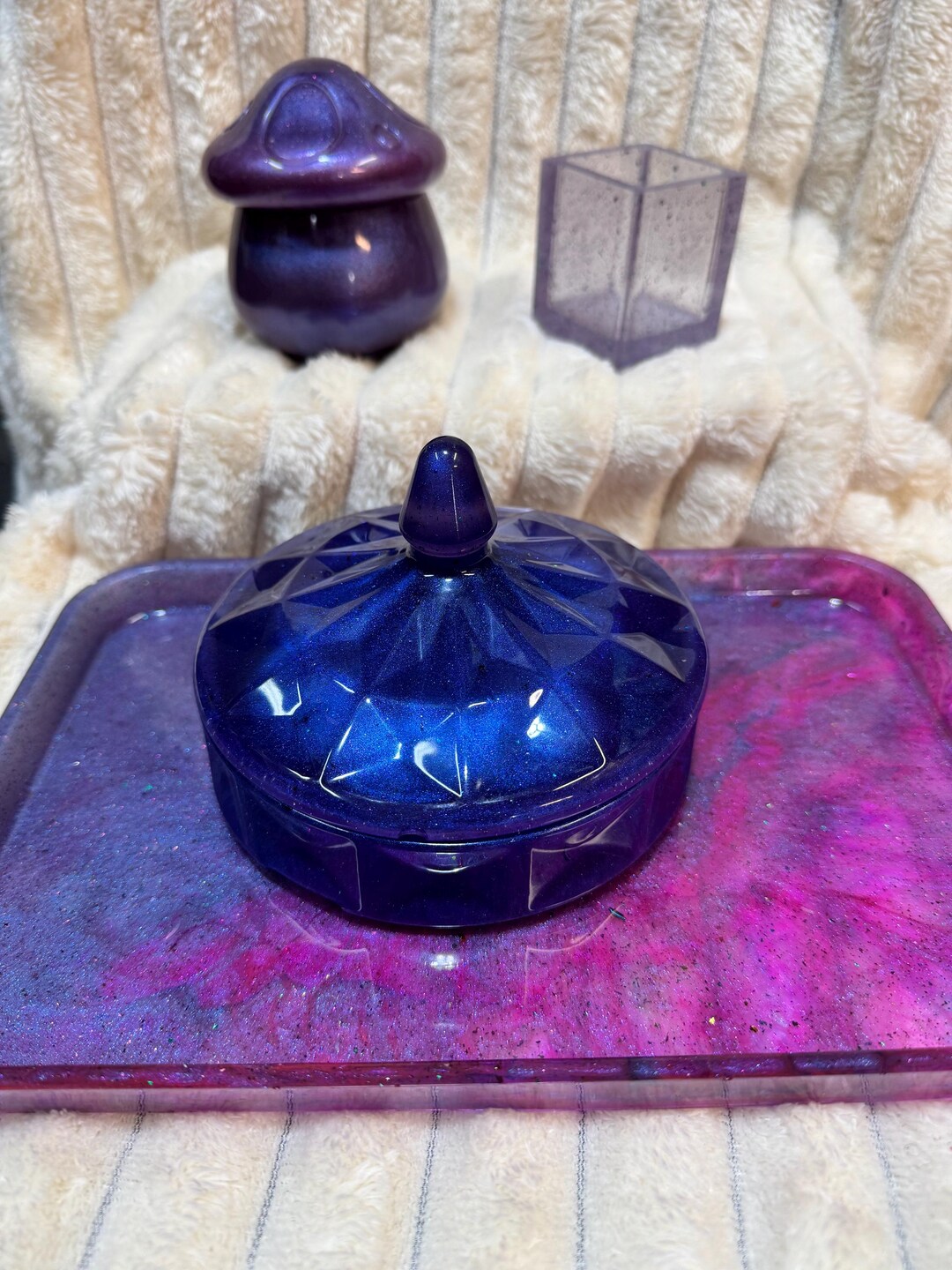 Custom Round Resin Jewelry Box With Lid – Handmade Trinket Dish - Etsy