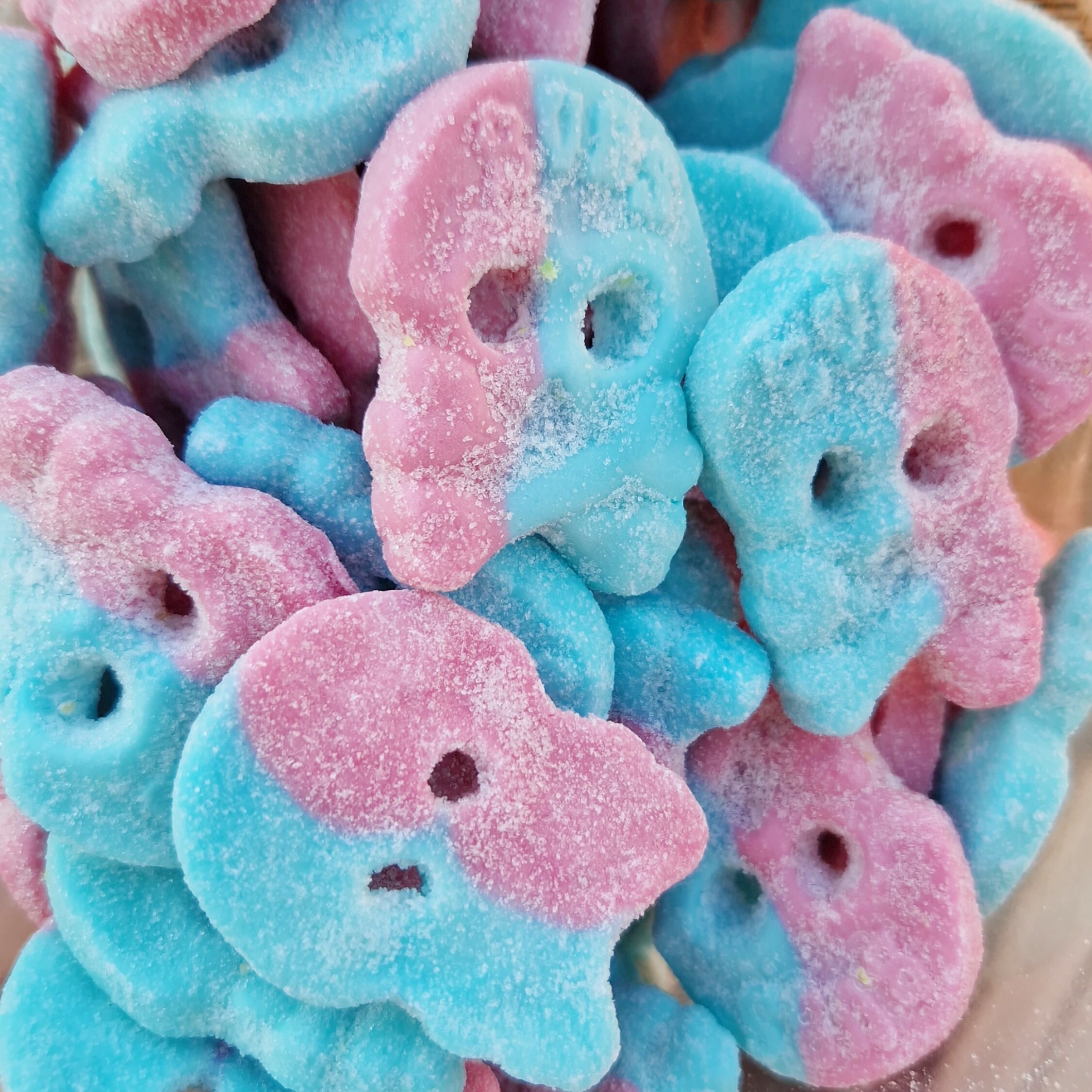 100g Bubs Bubblegum Skulls Bubblegum Sweets Bubs Sweets Blue Sweets ...