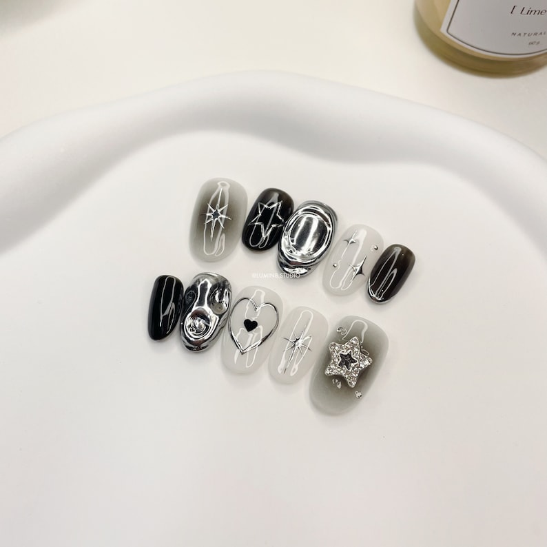 LM014 Black and White Star Themed Nails Minimal Style Nails Handpainted ...