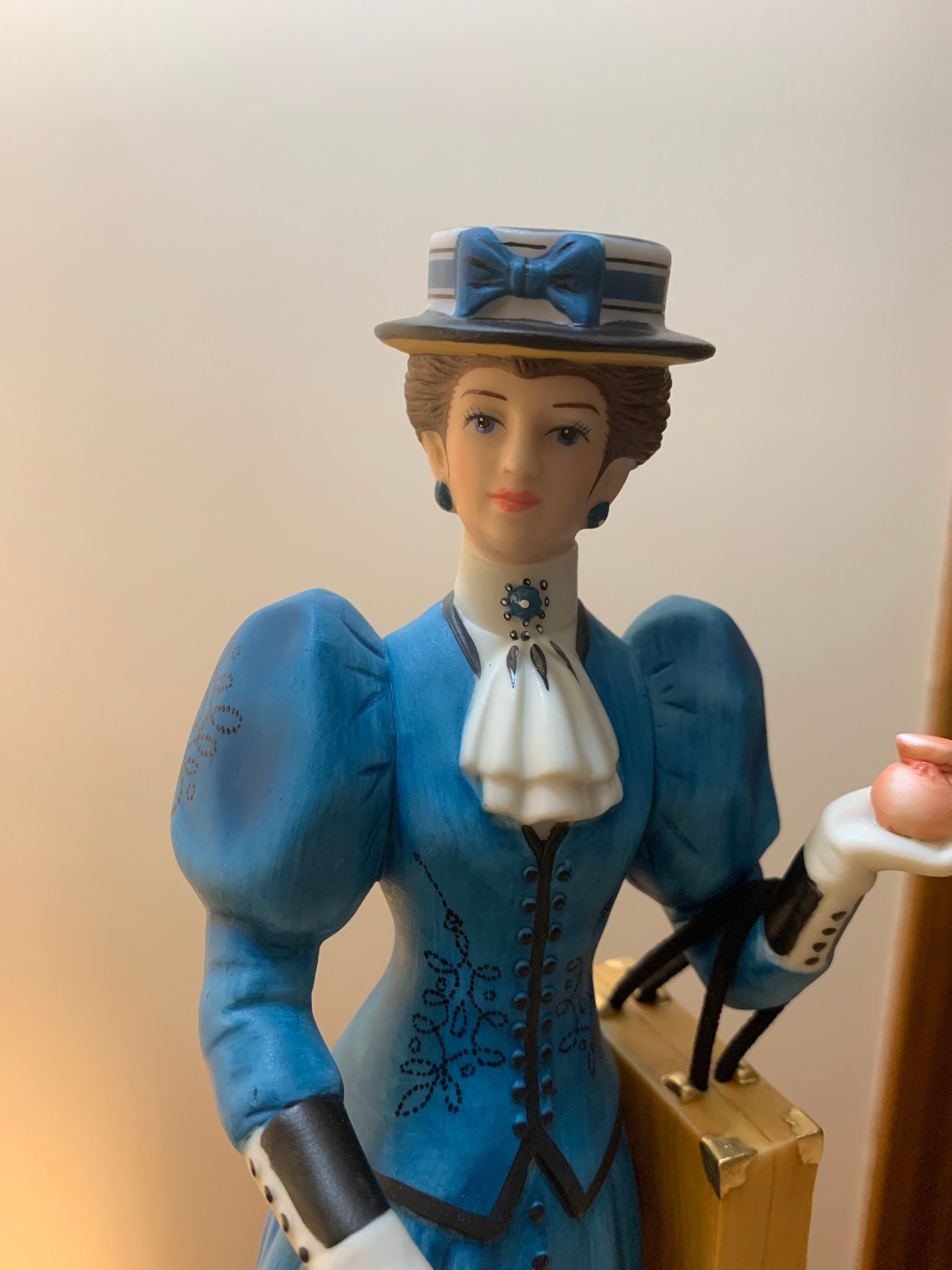 Mrs Albee Figurines 2009 - Etsy