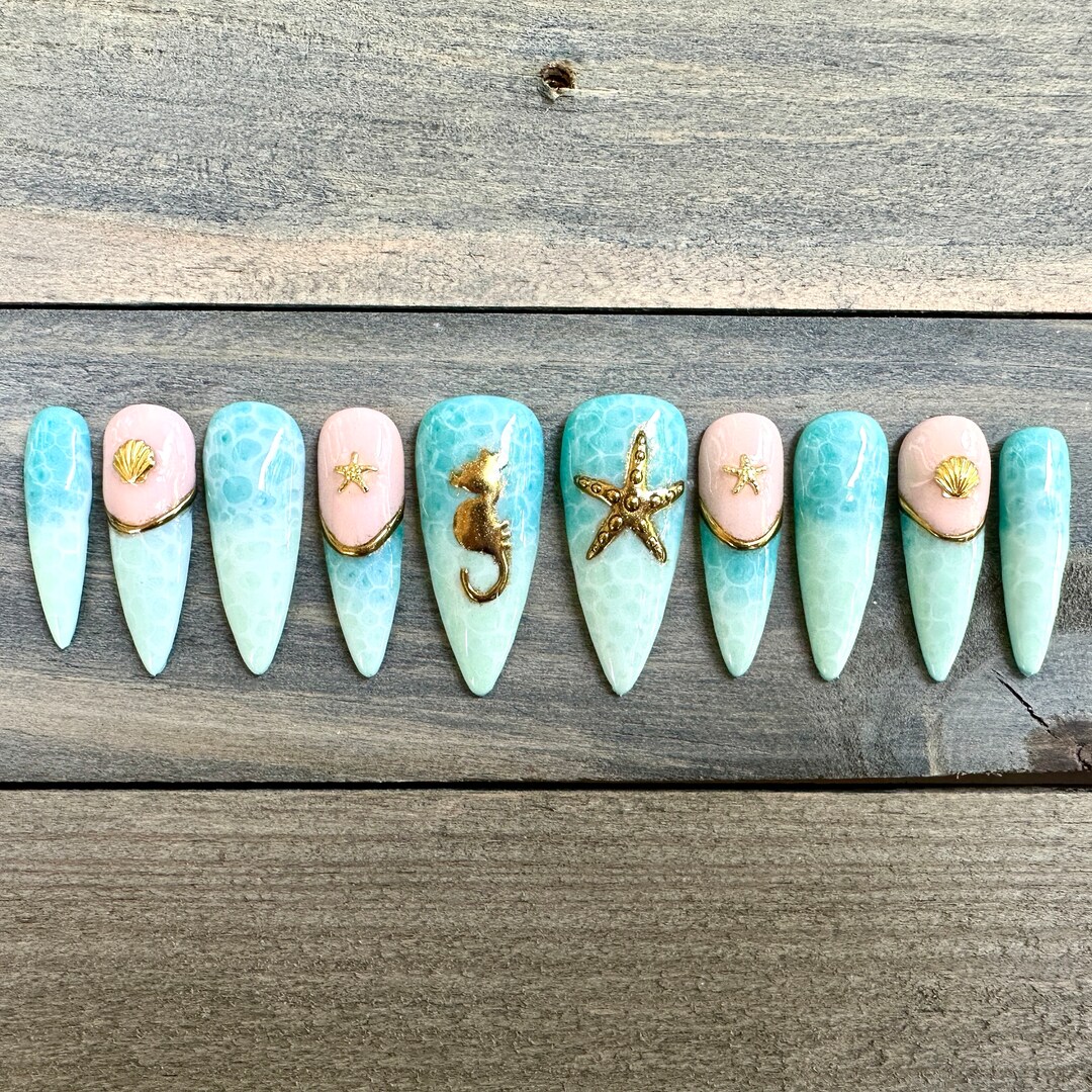 Summer Ocean Nails With 3D Gold Chrome Starfish, Seahorse, and Shells ...