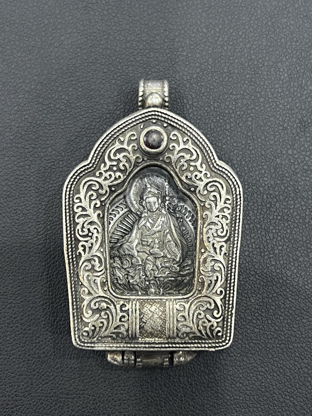 Vintage Tibetan Buddha Prayer Box Pendant - Etsy