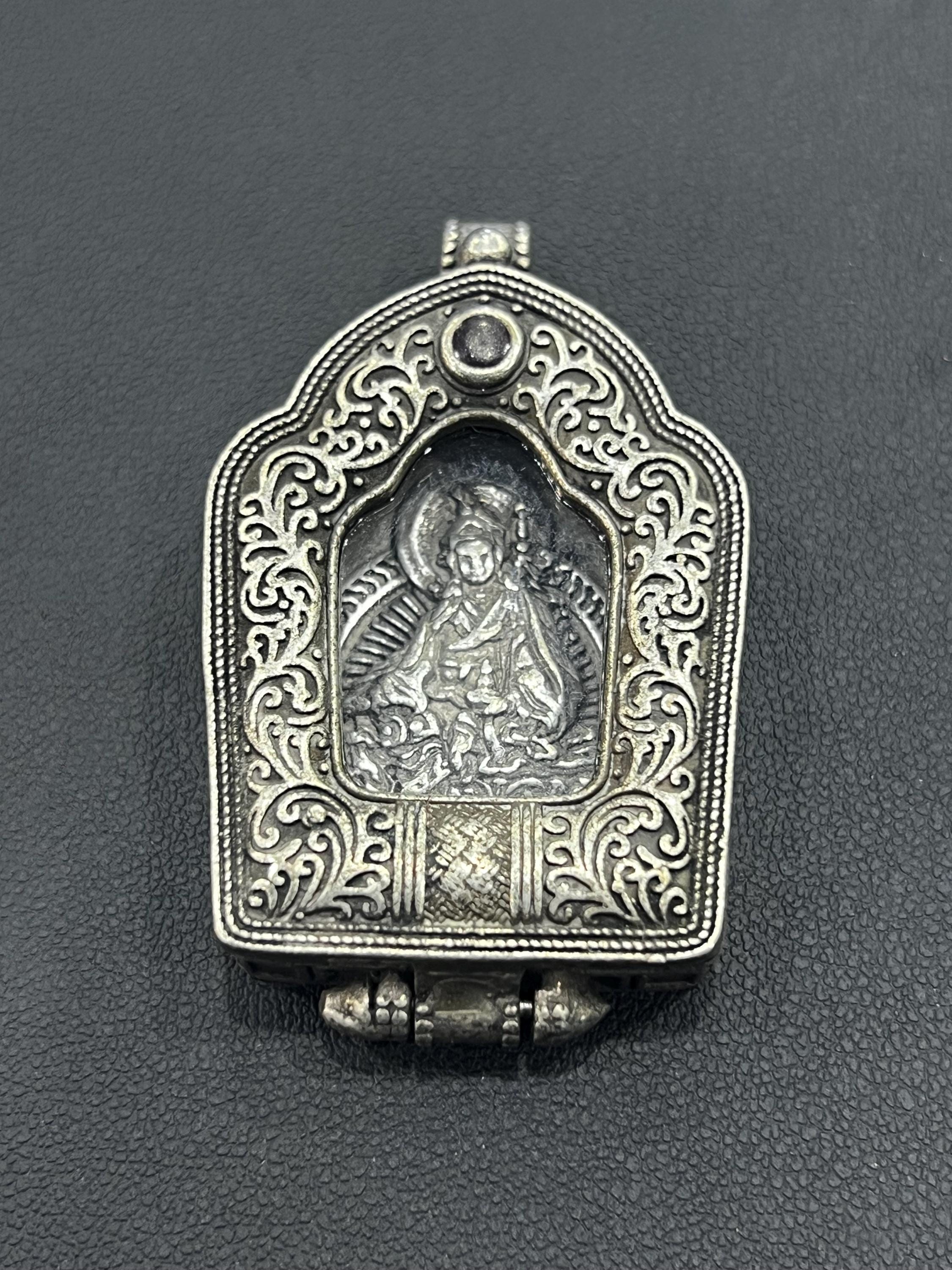 Vintage Tibetan Buddha Prayer Box Pendant - Etsy