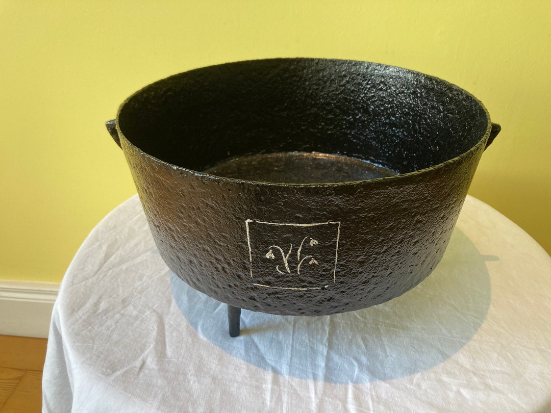 Antique Cast Iron 'pixie Ear' Cooking Pot/planter - Etsy
