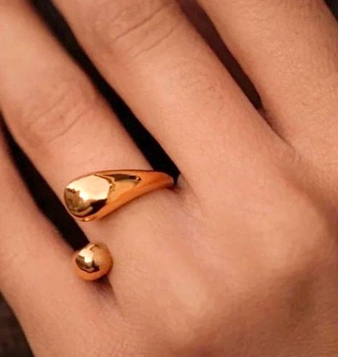 Golden Hug Ring - Etsy