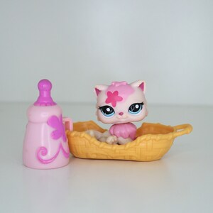 Hasbro Littlest Pet Shop LPS Pet With Accessories 2532 Pink Persian Cat ...