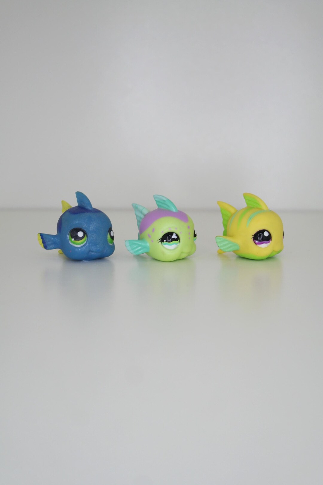 Hasbro Littlest Pet Shop LPS Pets Your Choice of a Fish Pet: 327, 514 ...