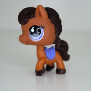 Hasbro Littlest Pet Shop LPS Your Choice of a Collectible Pet: 2061 ...