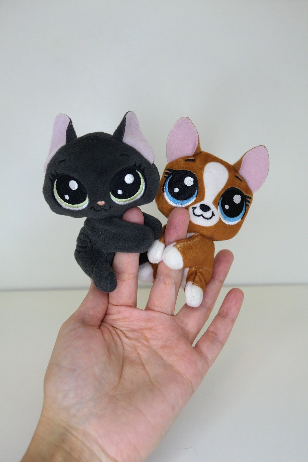 Littlest Pet Shop Plush Finger Toy: Hasbro Cat or Dog - LPS Collectible ...
