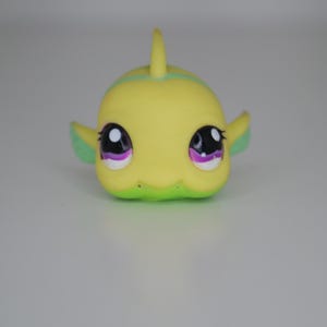 Hasbro Littlest Pet Shop LPS Pets Your Choice of a Fish Pet: 327, 514 ...