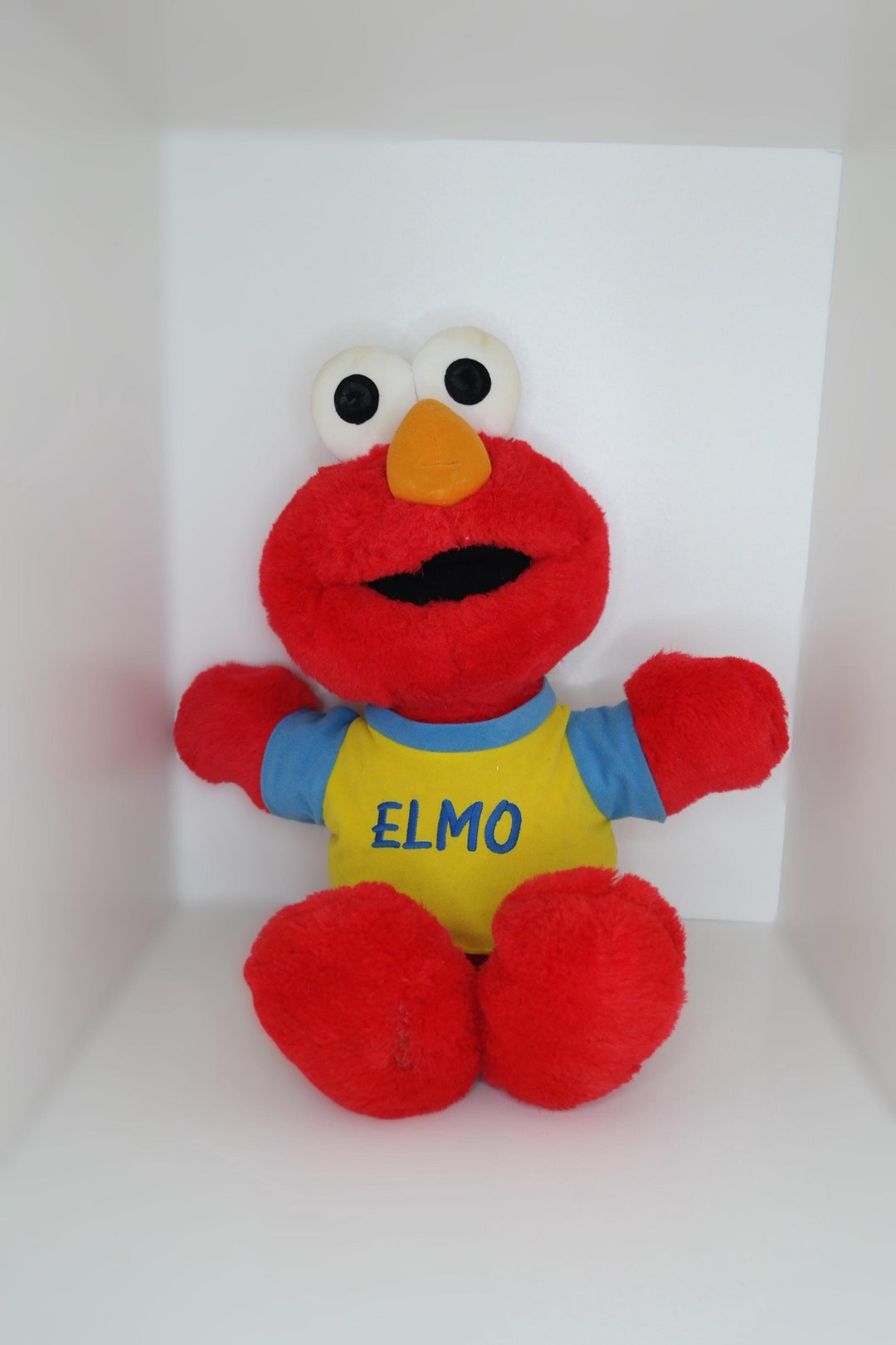 Sesame Street Elmo Plushie Tickle Me Vintage 90 S Plush Toy By Tyco