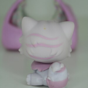 Hasbro Littlest Pet Shop LPS Pet With Accessory 891 Persian Cat Retired ...