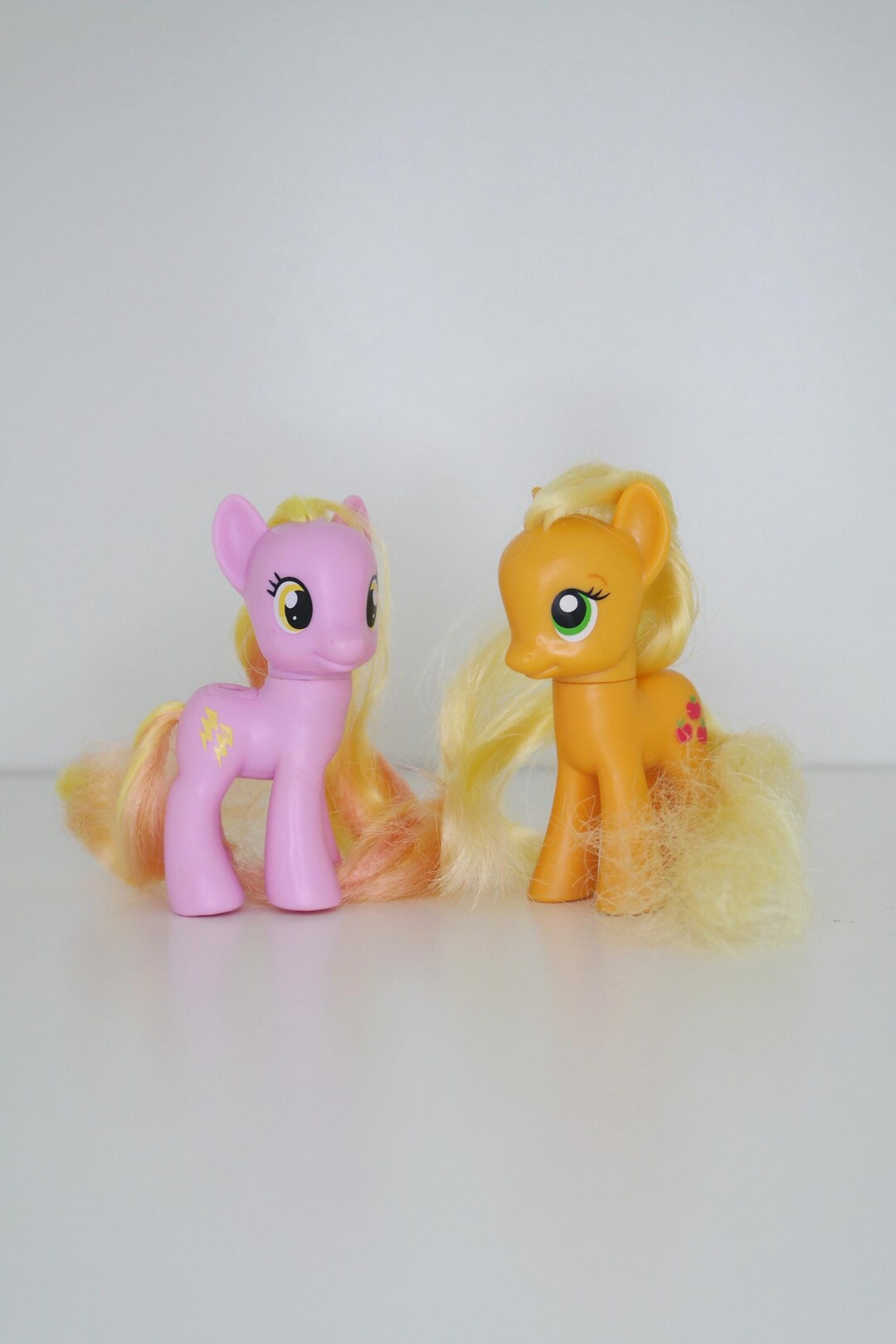 My Little Pony - G4 Ponies - Choose Your Pony - Honey Ray or Apple Jack ...