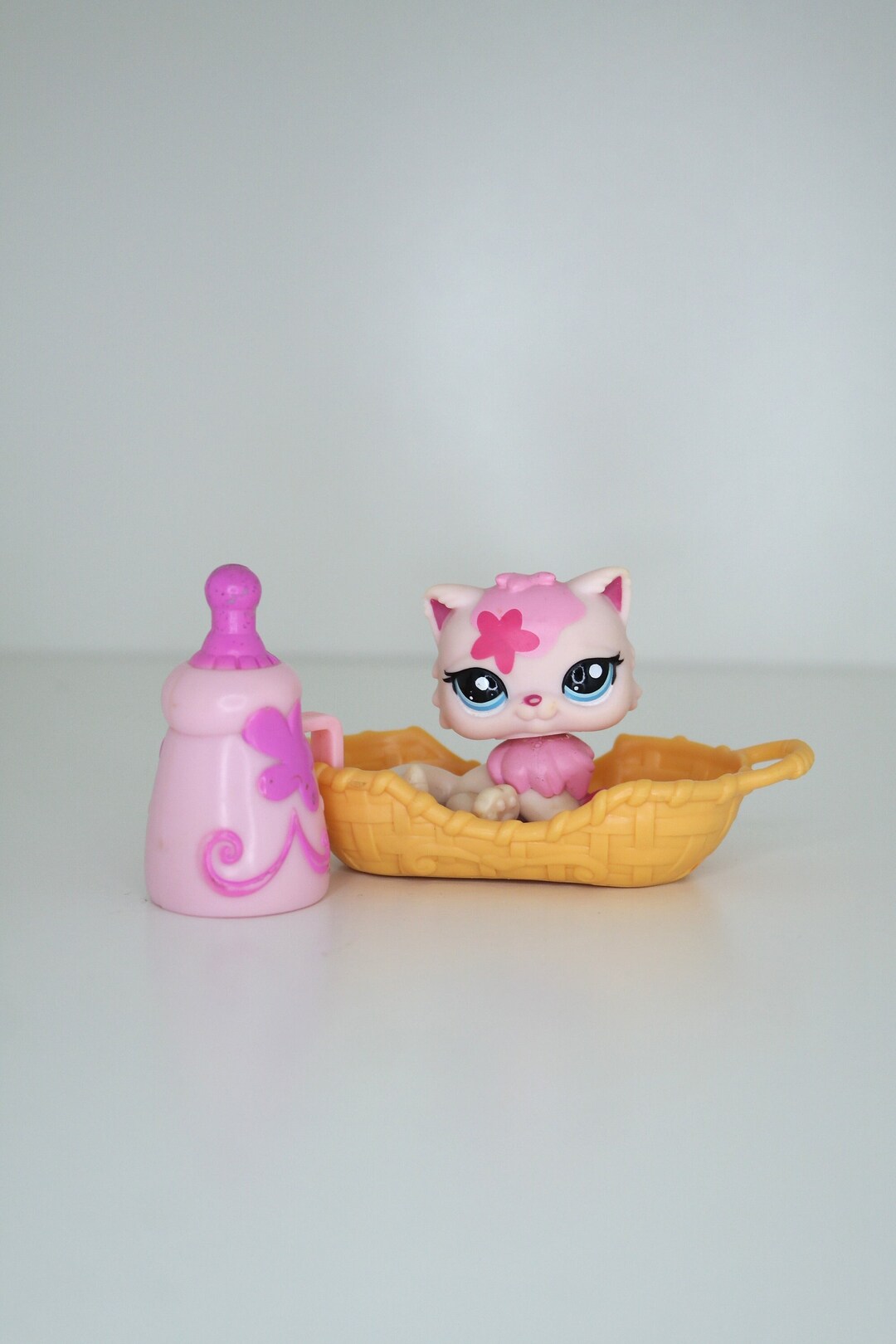 Hasbro Littlest Pet Shop LPS Pet With Accessories 2532 Pink Persian Cat ...