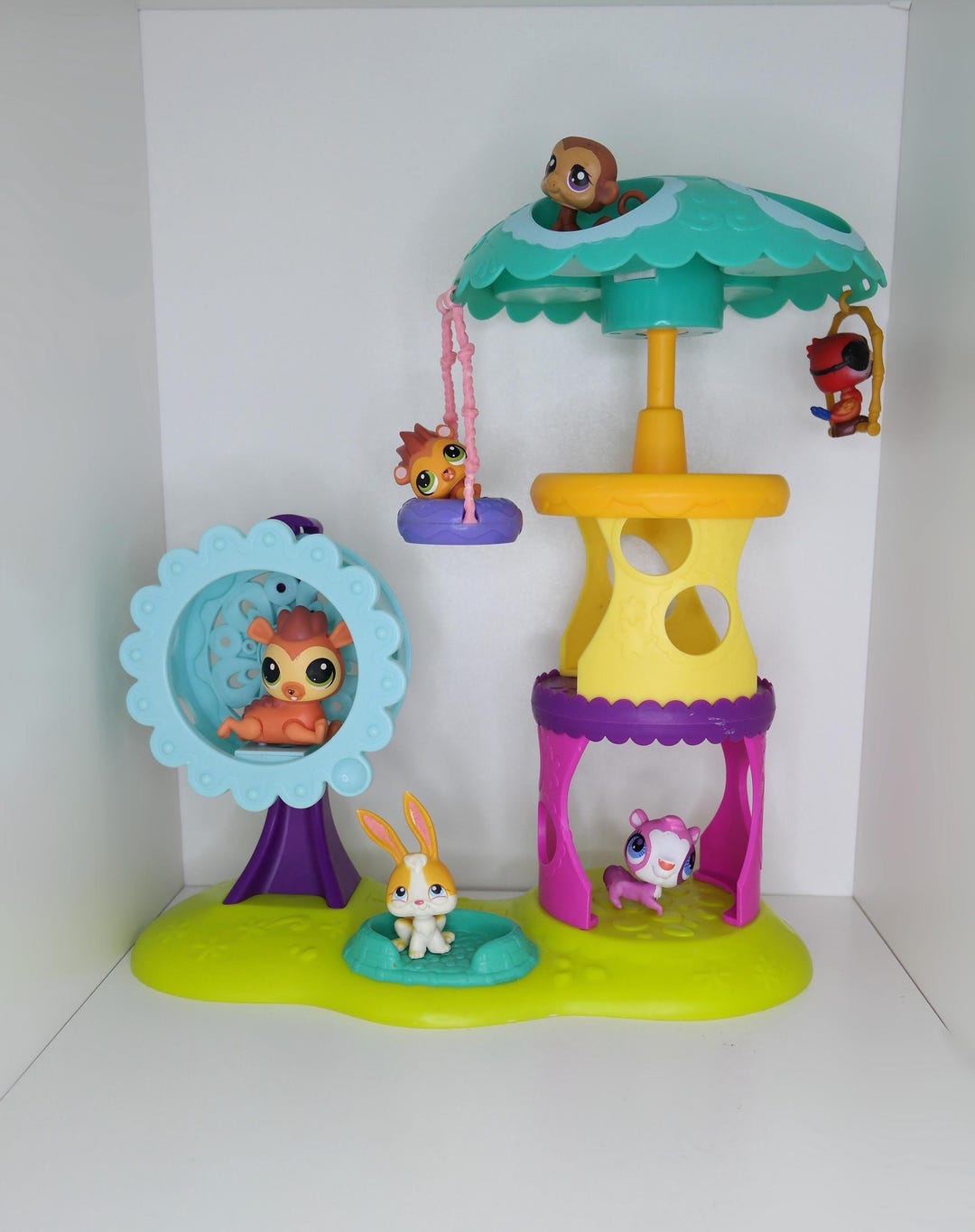 Littlest Pet Shop LPS Toys - Magic Motion Playtime Park With Russel ...