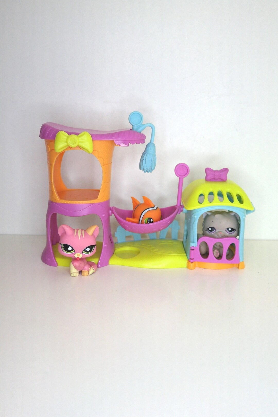 Littlest Pet Shop Set: Clownfish, Shorthair Cat, Persian Cat ...