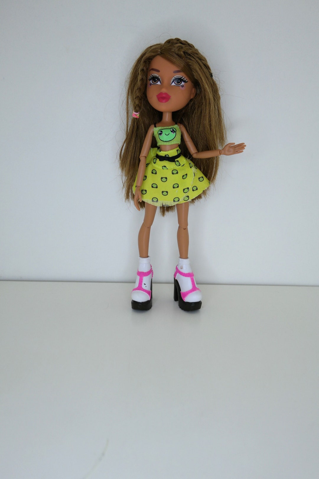 Bratz Doll Authentic MGA Fashion Doll Yasmin - Instapets Frog - Pre ...