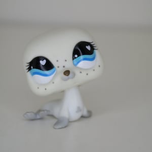 Hasbro Littlest Pet Shop LPS - Your Choice of Pet: #555 Seal, #1119 ...