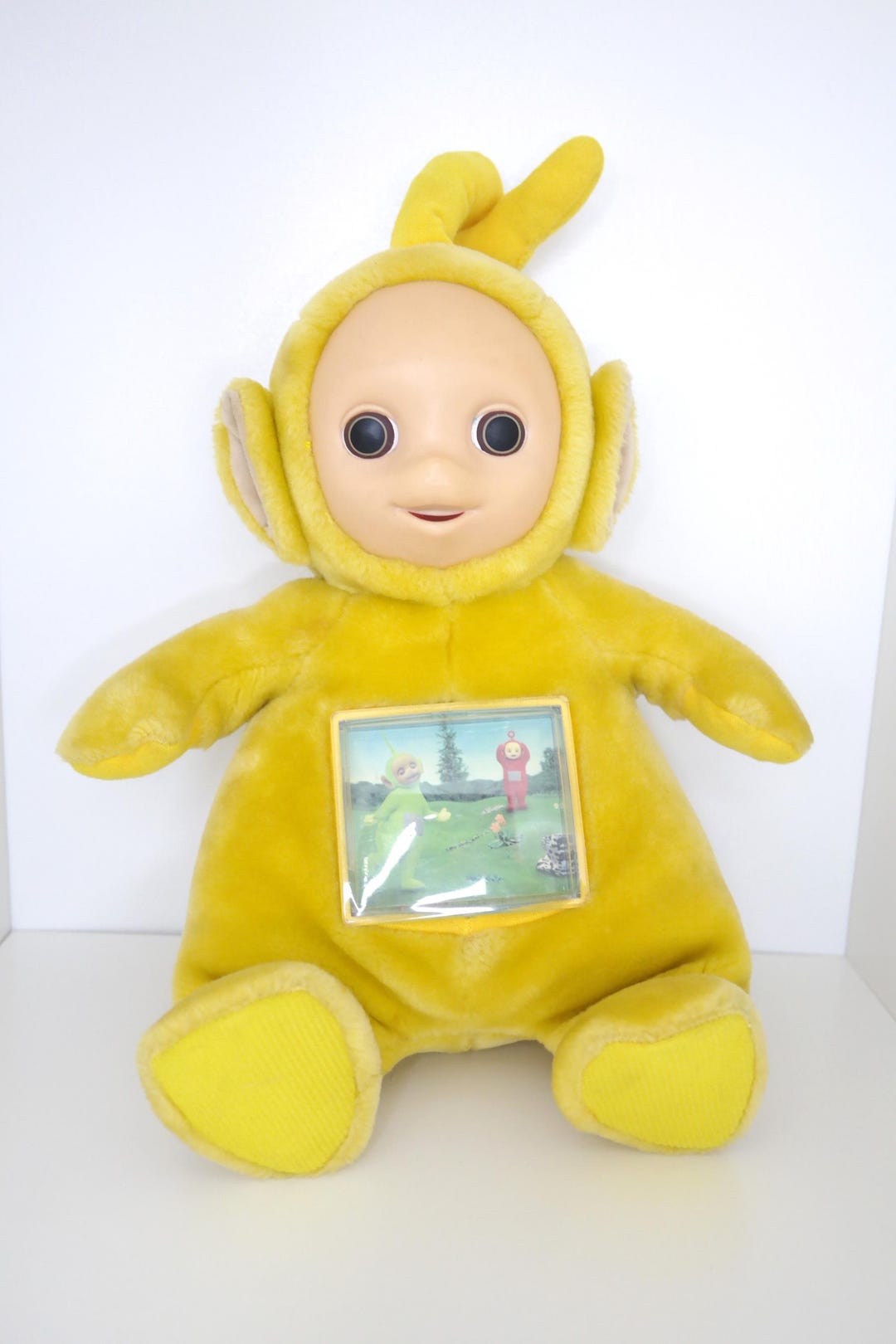Vintage Teletubbies - Yellow Teletubby LAA-LAA - Playing Theme Song and ...