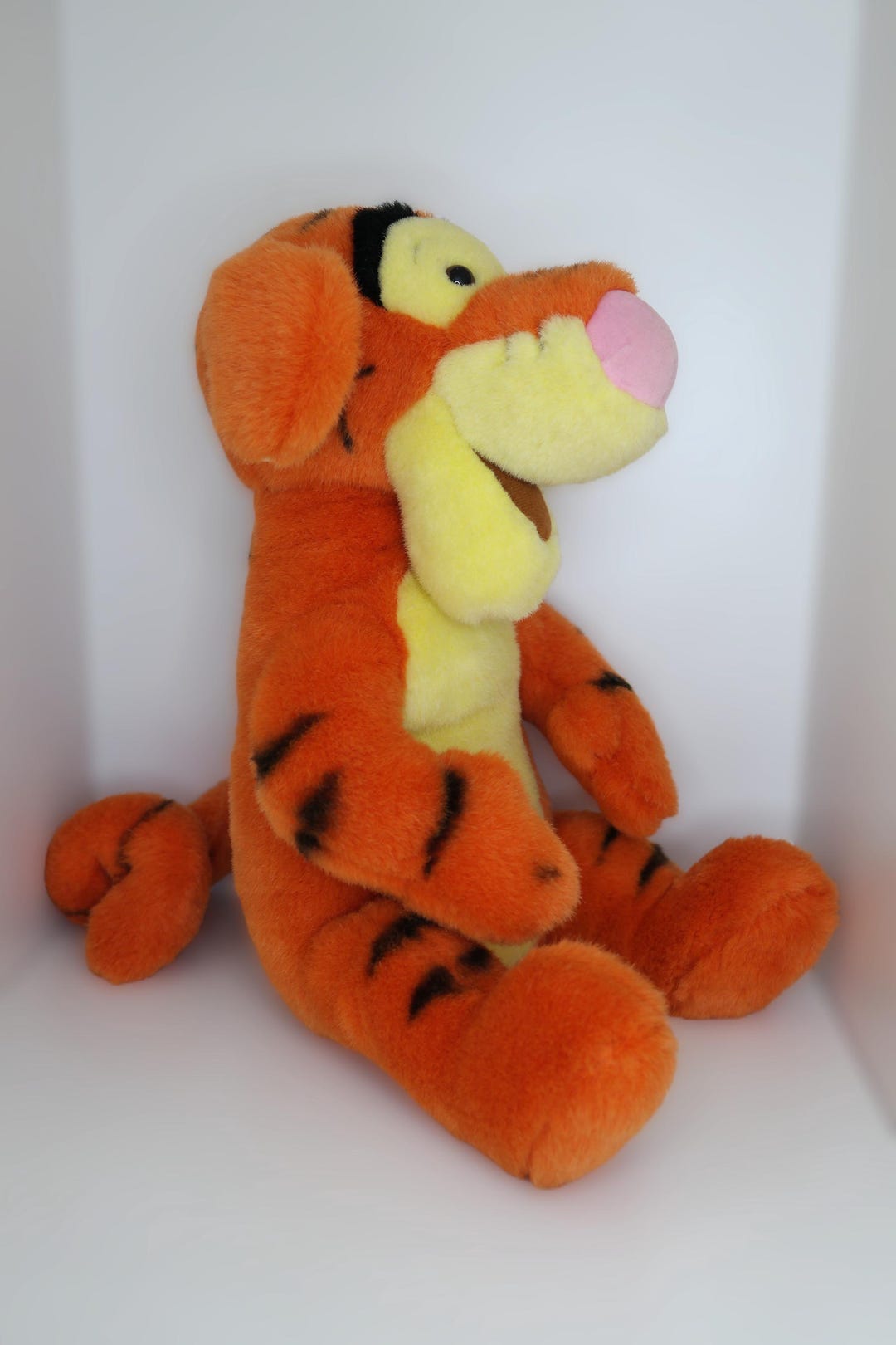 Vintage Talking and Shaking Tigger Plush Toy Winnie the Pooh Plushie 13 ...