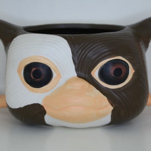 Gremlins Cup - Gizmo Shaped Ceramic Mug - Product by Paladone - 12'oz ...