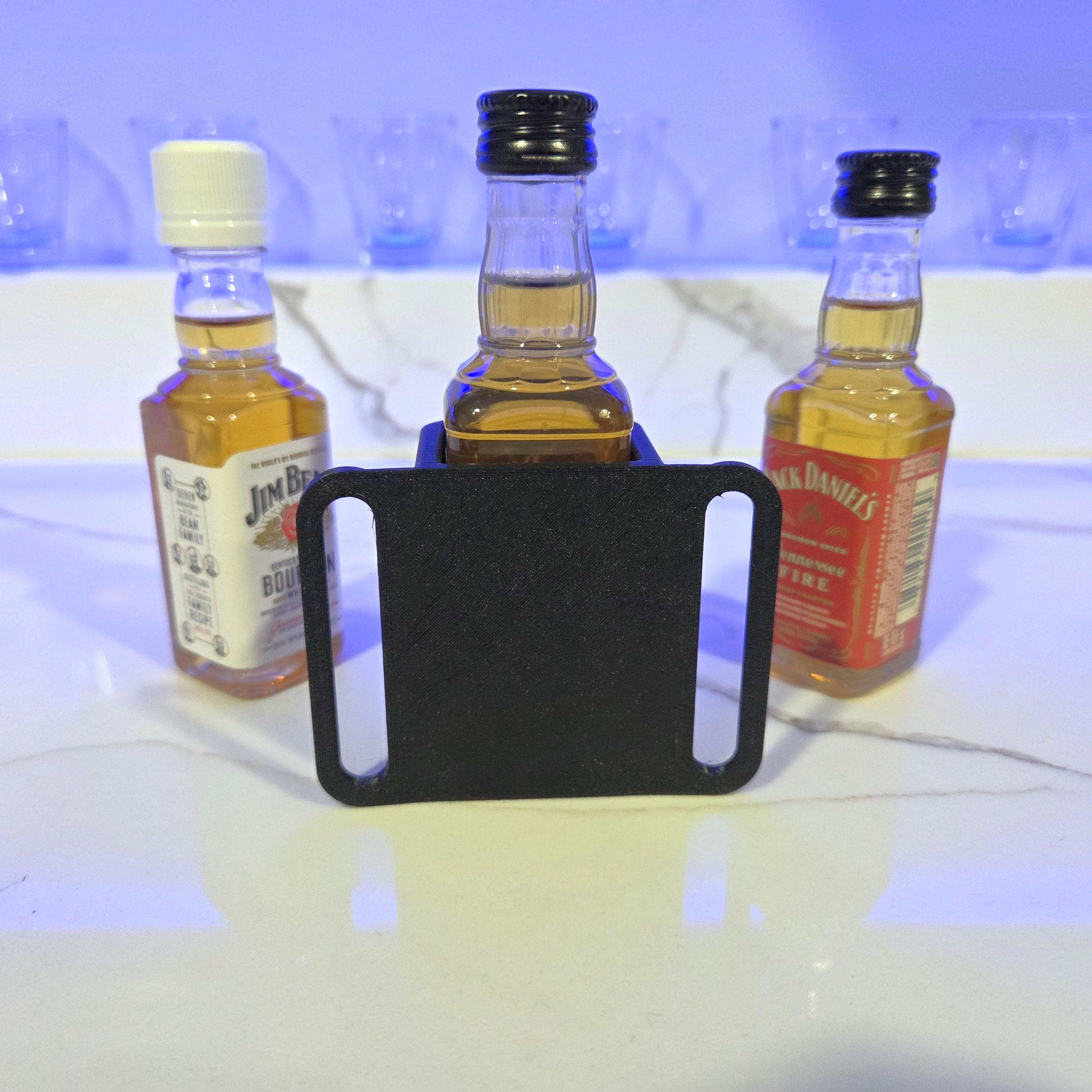 Jack Daniels Belt Holster, Mini 50ml Tennessee Whisky Nipper Bottle ...