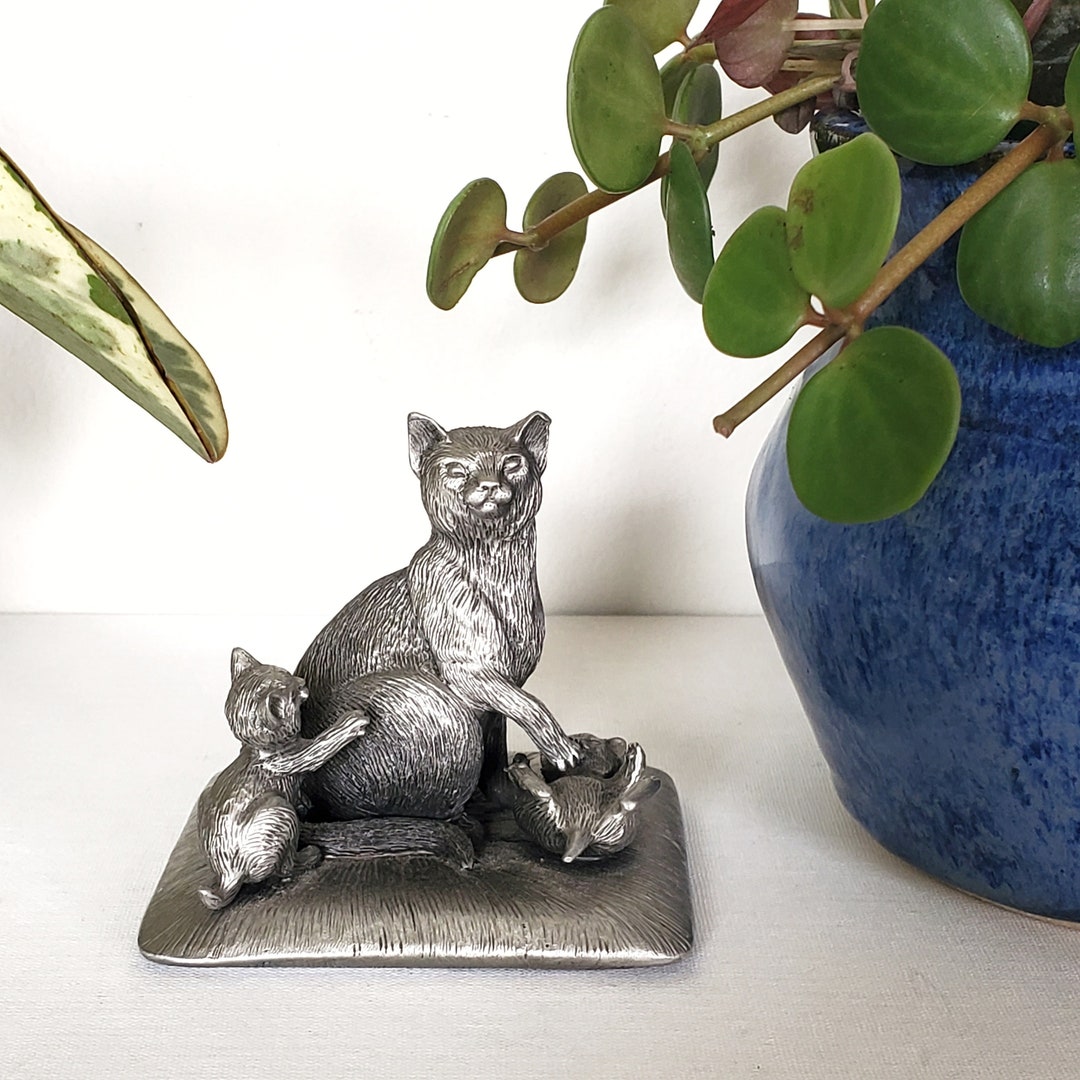 Vintage Pewter Figurine Cat With Kittens on a Pillow, Hudson Pewter H ...