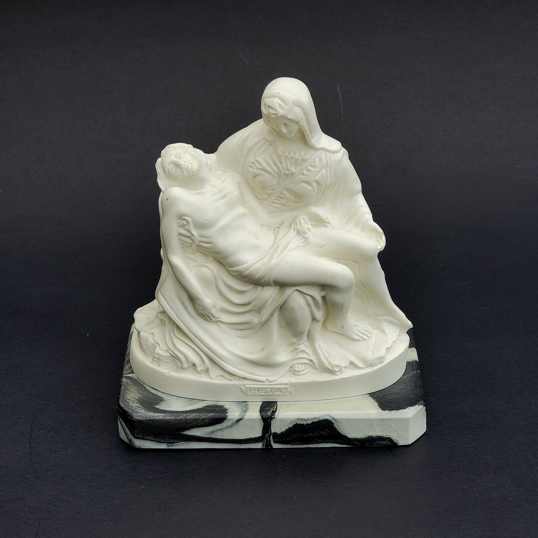 Small Pieta Figurine, Souvenir, R. Leoni Michelangelo Statue Copy - Etsy