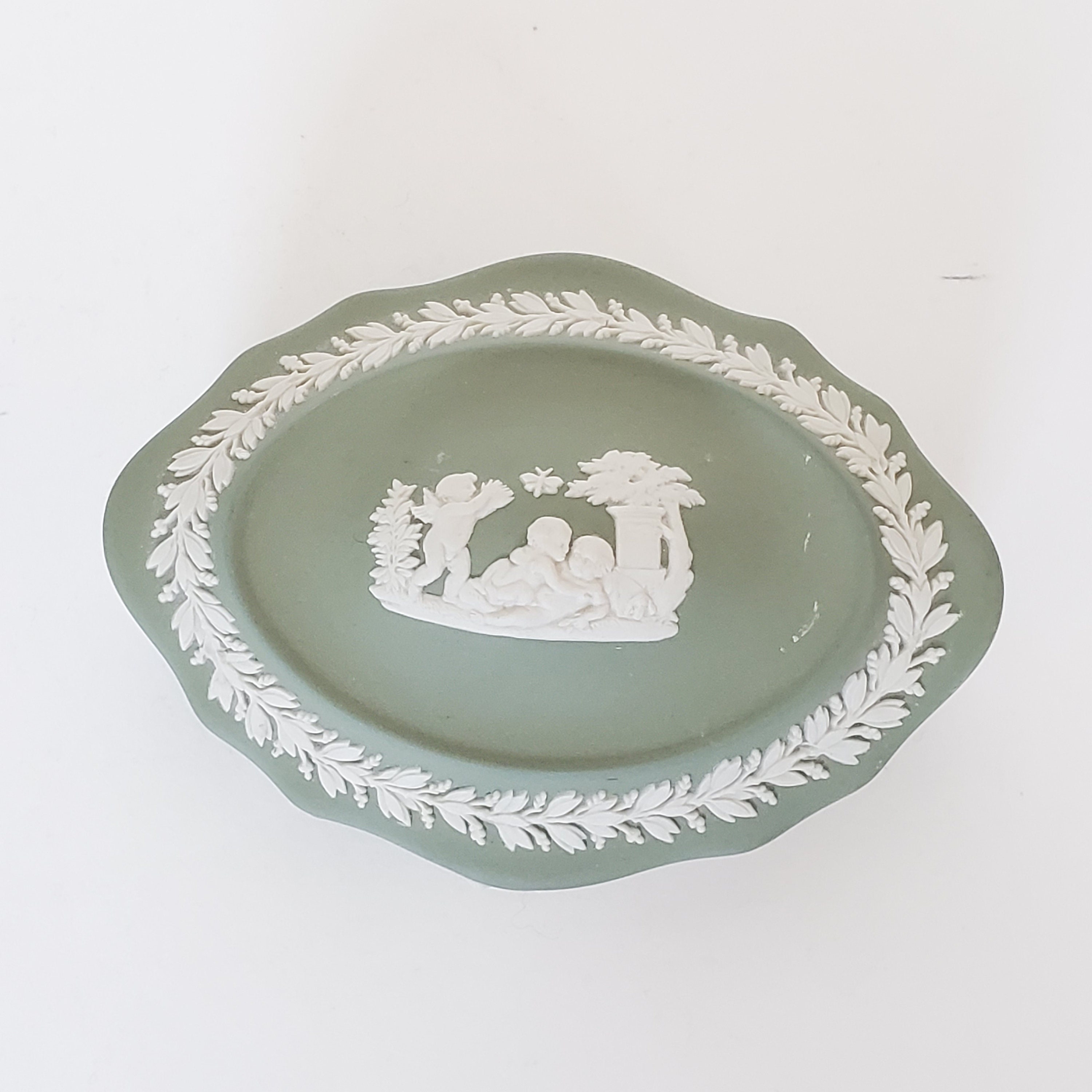 Wedgwood Jasperware Celadon or Olive Green Trinket Box With Cameo ...