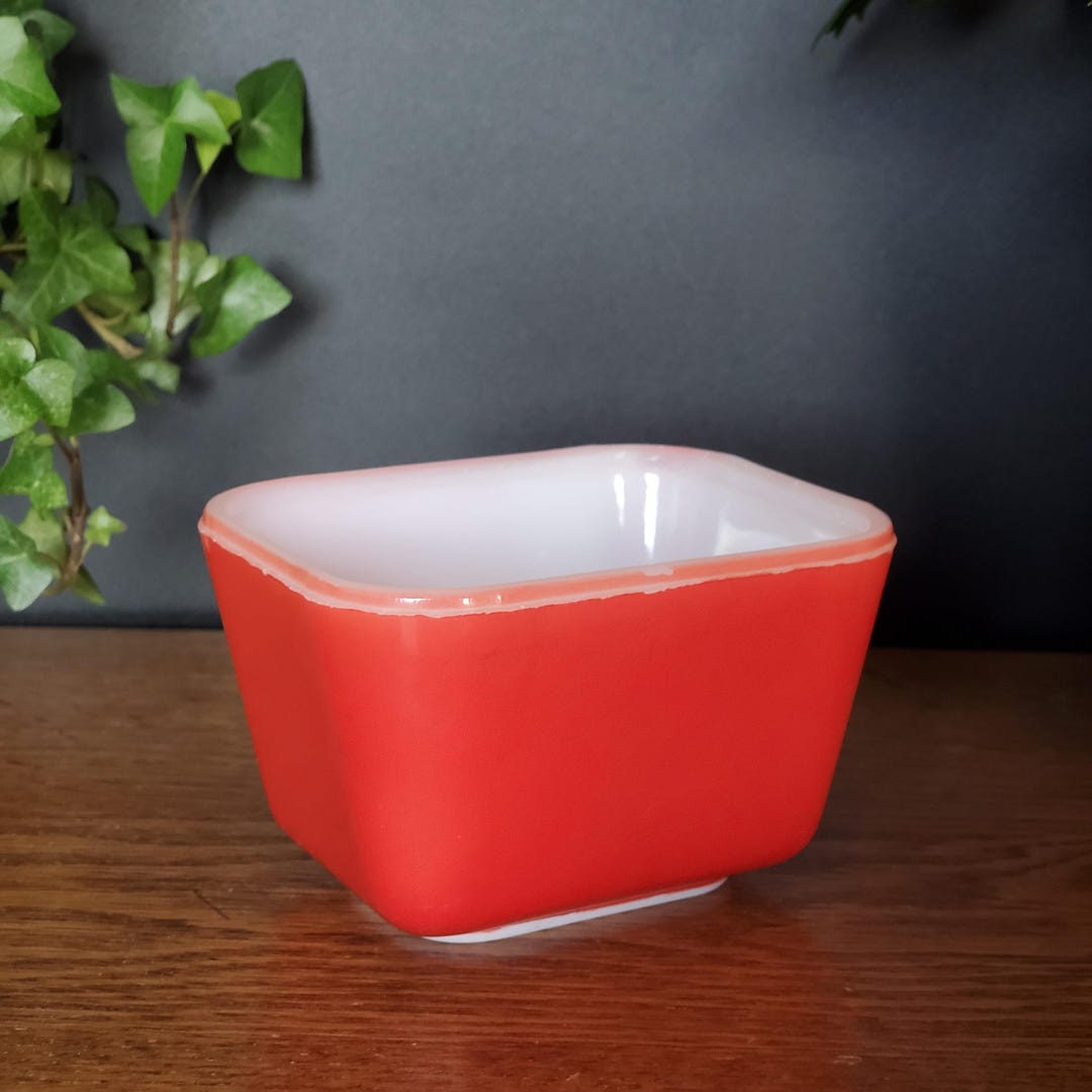 Small Pyrex Red Fridgie 501 B, 1 1/2 Cup, Refrigerated Container NO Lid ...