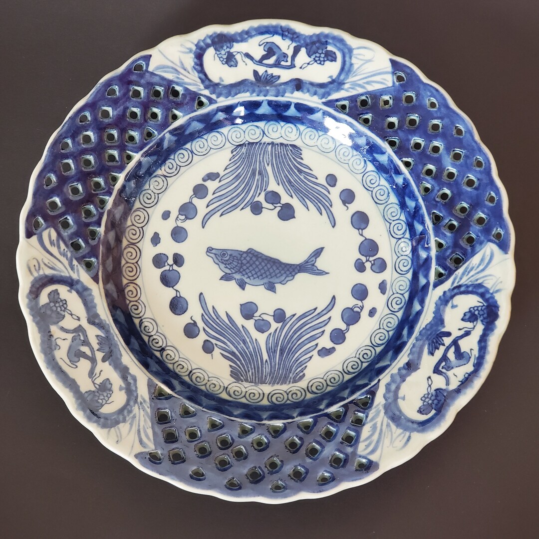Japanese Ceramic Blue and White Decorative Plate, Reticulated Ceramic ...