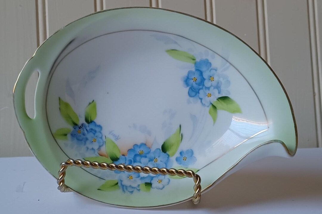 Vintage Trinket Dish Curled Edge PT Tirschenreuth Green Background With ...