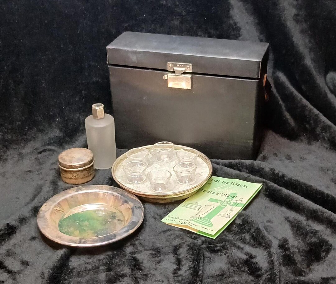 Vintage Portable Communion Set in Carrying Case, Silver Plated ~ Host ...