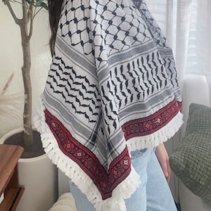 Original Palestinian Keffiyeh | Jordanian Hatta | Black and White ...