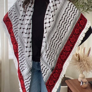 Original Palestinian Keffiyeh | Jordanian Hatta | Black and White ...
